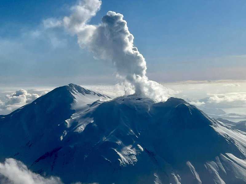4 Major US Volcanoes Could Erupt in The Next Few Weeks, Here’s Their ...