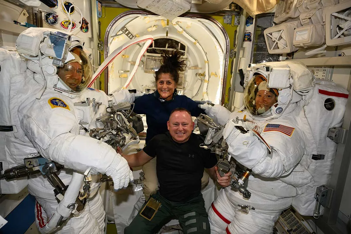 How Did SpaceX Do That? 35 Milestone Moments That Created a New Space ...
